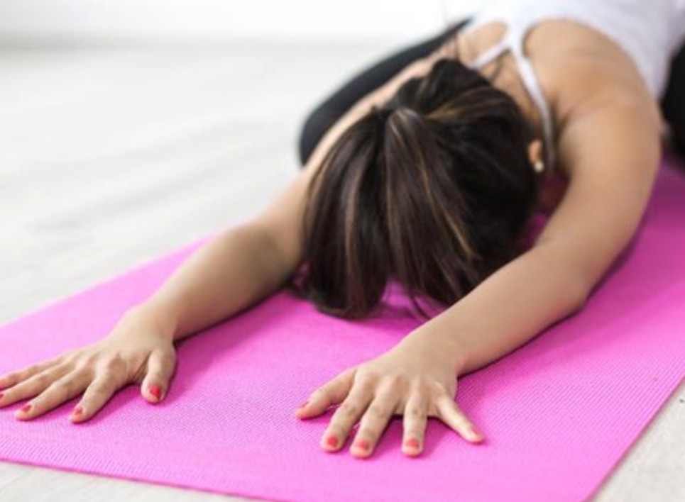 Happy Mom Yoga mit Baby | Kindaling.de