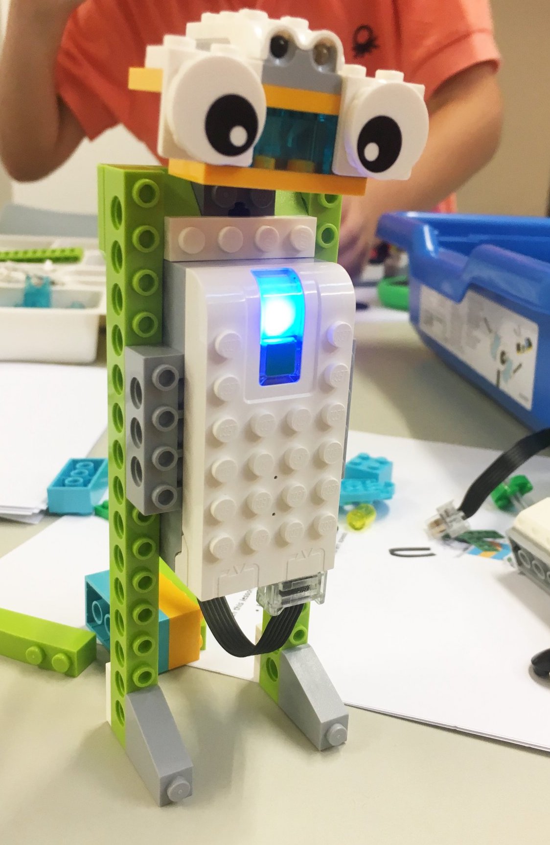 Programmieren für Kinder - Adventures in Robotics | Kindaling.de